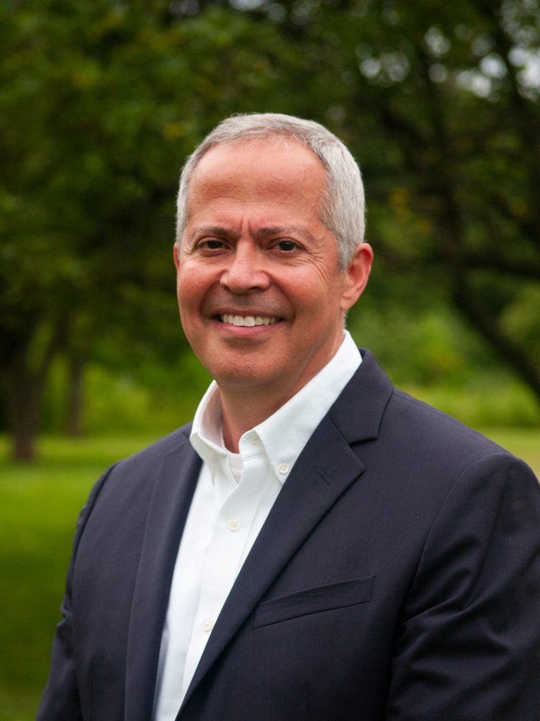 Meet Dr. de Ramón - deRamón Plastic Surgery
